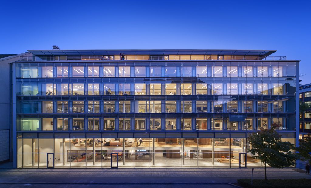 STEELCASE ERÖFFNET DAS ERSTE LEARNING + INNOVATION CENTER IN EUROPA, IN ...